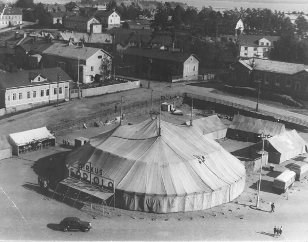 Historia - Suomen Tivoli